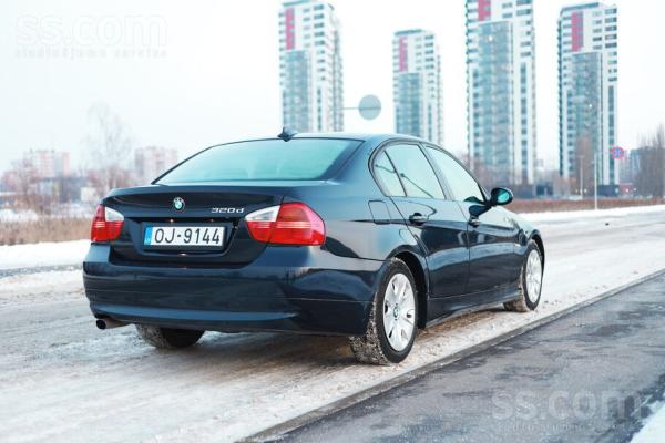 Blue BMW 320 2006 in Riga, with an engine capacity of 2.00 L and mileage of 352 thousand km for 2450 €, photo 4 on AUTOMOTO.COM.LV