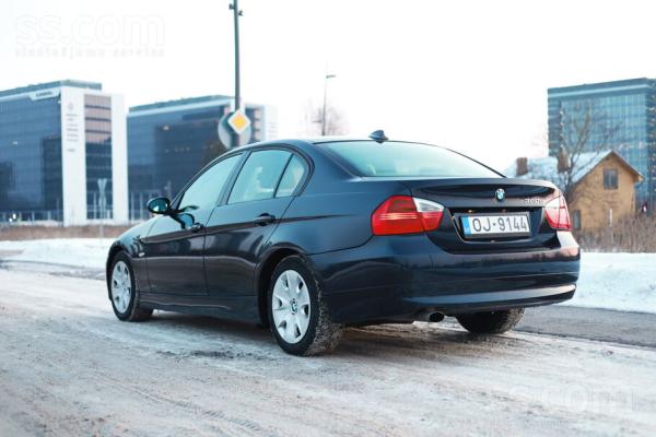 Blue BMW 320 2006 in Riga, with an engine capacity of 2.00 L and mileage of 352 thousand km for 2450 €, photo 6 on AUTOMOTO.COM.LV
