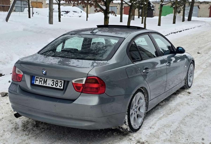 Zils BMW 320 2006 Radviliškis, ar dzinēja tilpumu 2.00 L un nobraukumu 340 tūkst. km par 3400 €, foto 4 vietnē AUTOMOTO.COM.LV
