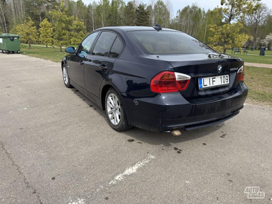 Blue BMW 320 2006 in Silale, with an engine capacity of 2.00 L and mileage of 290 thousand km for 4200 €, photo 8 on AUTOMOTO.COM.LV