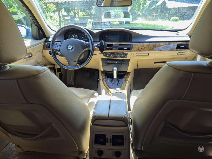 Blue BMW 320 2006 in Vilnius, with an engine capacity of 2.00 L and mileage of 417 thousand km for 3500 €, photo 12 on AUTOMOTO.COM.LV