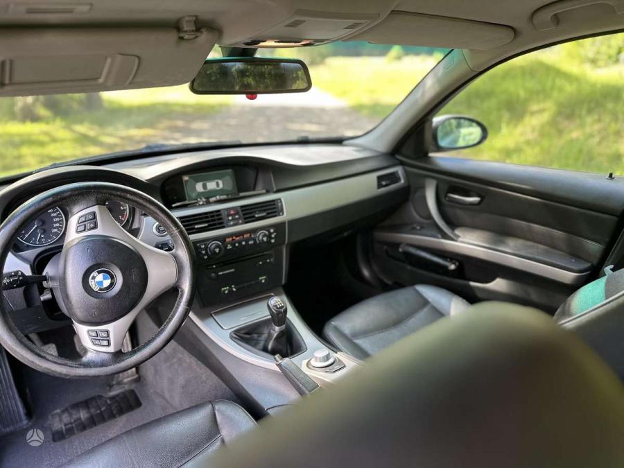 Zils BMW 320 2006 Viļņa, ar dzinēja tilpumu 2.00 L un nobraukumu 221 tūkst. km par 2200 €, foto 14 vietnē AUTOMOTO.COM.LV