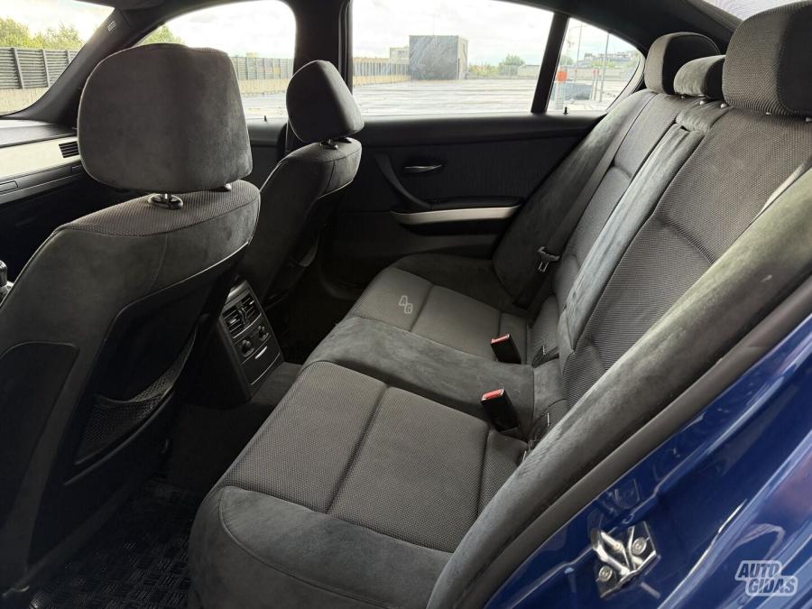 Zils BMW 320 2006 Viļņa, ar dzinēja tilpumu 2.00 L un nobraukumu 336 tūkst. km par 4700 €, foto 16 vietnē AUTOMOTO.COM.LV