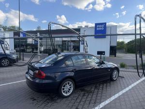 Blue BMW 320 2006 in Vilnius, with an engine capacity of 2.00 L and mileage of 410 thousand km for 2900 €, photo 3 on AUTOMOTO.COM.LV