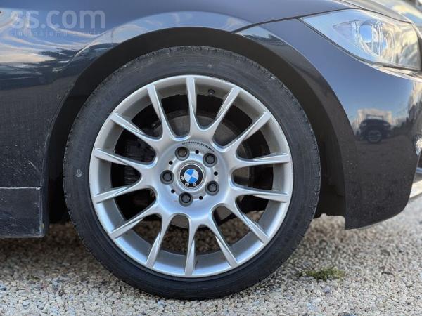 BMW 320 2006 in Valmiera on AUTOMOTO.COM.LV Blue BMW 320 2006 in Valmiera, with an engine capacity of 2.00 L and mileage of 240 thousand km for 4250 €, photo 7 on AUTOMOTO.COM.LV