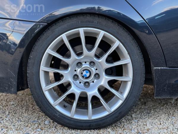 BMW 320 2006 in Valmiera on AUTOMOTO.COM.LV Blue BMW 320 2006 in Valmiera, with an engine capacity of 2.00 L and mileage of 240 thousand km for 4250 €, photo 8 on AUTOMOTO.COM.LV