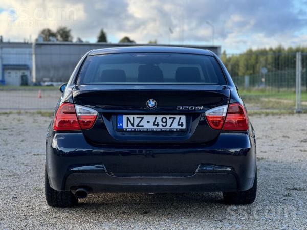 BMW 320 2006 in Valmiera on AUTOMOTO.COM.LV Blue BMW 320 2006 in Valmiera, with an engine capacity of 2.00 L and mileage of 240 thousand km for 4250 €, photo 11 on AUTOMOTO.COM.LV