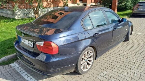 Blue BMW 320 2006 in Riga, with an engine capacity of 2.00 L and mileage of 433 thousand km for 2150 €, photo 3 on AUTOMOTO.COM.LV