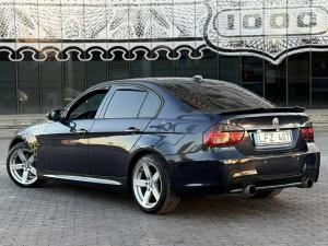 Blue BMW 320 2007 in Kaunas, with an engine capacity of 2.00 L and mileage of 397 thousand km for 3250 €, photo 3 on AUTOMOTO.COM.LV