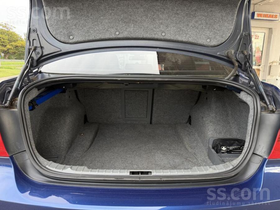 Zils BMW 320 2007 Ogre, ar dzinēja tilpumu 2.00 L un nobraukumu 328 tūkst. km par 4100 €, foto 22 vietnē AUTOMOTO.COM.LV