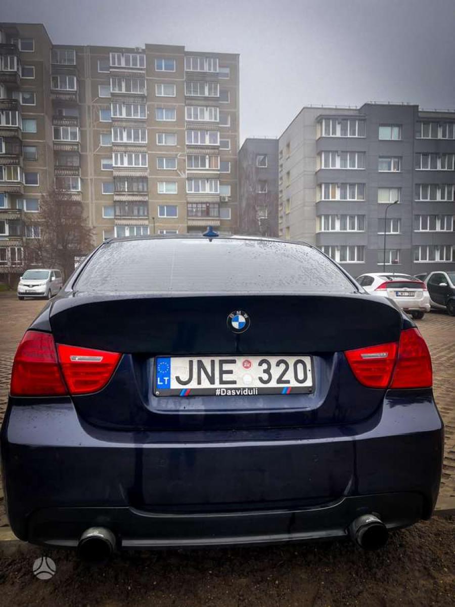 Blue BMW 320 2008 in Vilnius, with an engine capacity of 2.00 L and mileage of 328 thousand km for 4400 €, photo 2 on AUTOMOTO.COM.LV