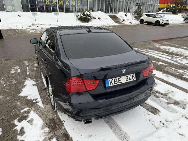 Blue BMW 320 2008 in Vilnius, with an engine capacity of 2.00 L and mileage of 314 thousand km for 4600 €, photo 3 on AUTOMOTO.COM.LV