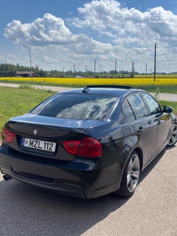Blue BMW 320 2008 in Raseiniai, with an engine capacity of 2.00 L and mileage of 285 thousand km for 5000 €, photo 5 on AUTOMOTO.COM.LV