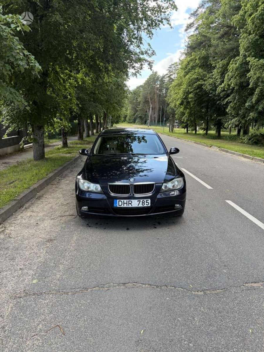 Blue BMW 320 2008 in Vilnius, with an engine capacity of 2.00 L and mileage of 220 thousand km for 3550 €, photo 1 on AUTOMOTO.COM.LV