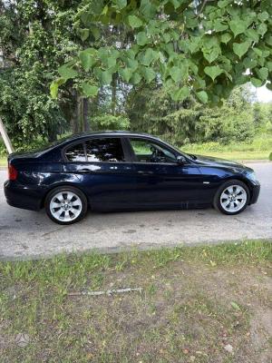 Blue BMW 320 2008 in Vilnius, with an engine capacity of 2.00 L and mileage of 220 thousand km for 3550 €, photo 3 on AUTOMOTO.COM.LV