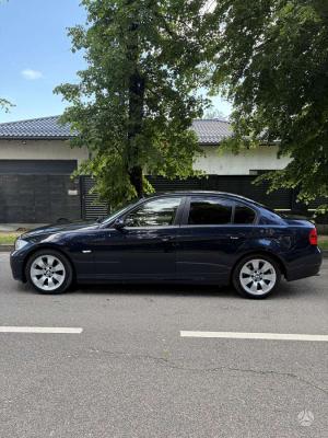 Blue BMW 320 2008 in Vilnius, with an engine capacity of 2.00 L and mileage of 220 thousand km for 3550 €, photo 5 on AUTOMOTO.COM.LV
