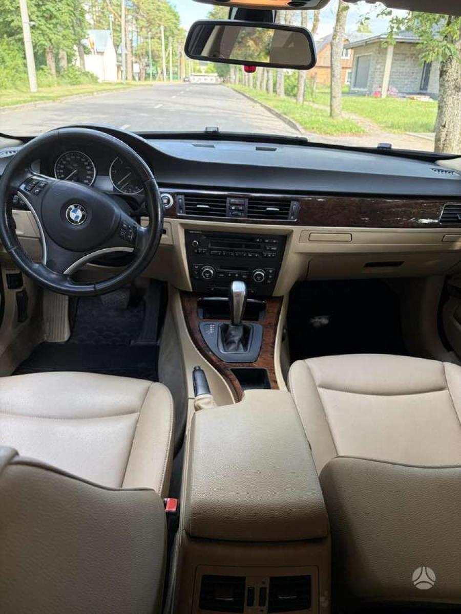 Blue BMW 320 2008 in Vilnius, with an engine capacity of 2.00 L and mileage of 220 thousand km for 3550 €, photo 6 on AUTOMOTO.COM.LV