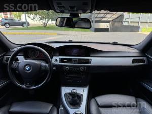Blue BMW 320 2008 in Riga, with an engine capacity of 2.00 L and mileage of 379 thousand km for 5690 €, photo 8 on AUTOMOTO.COM.LV