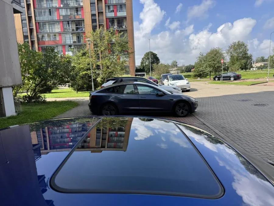 Blue BMW 320 2008 in Riga, with an engine capacity of 2.00 L and mileage of 379 thousand km for 5690 €, photo 6 on AUTOMOTO.COM.LV