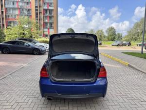 Blue BMW 320 2008 in Riga, with an engine capacity of 2.00 L and mileage of 379 thousand km for 5690 €, photo 7 on AUTOMOTO.COM.LV