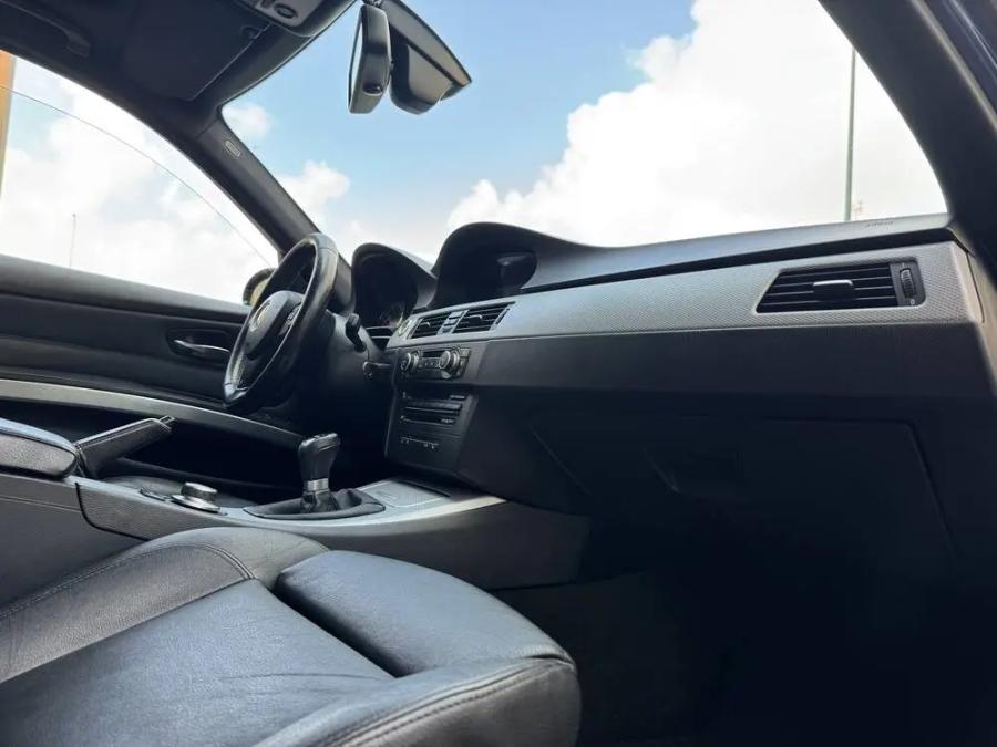 Blue BMW 320 2008 in Riga, with an engine capacity of 2.00 L and mileage of 379 thousand km for 5690 €, photo 11 on AUTOMOTO.COM.LV