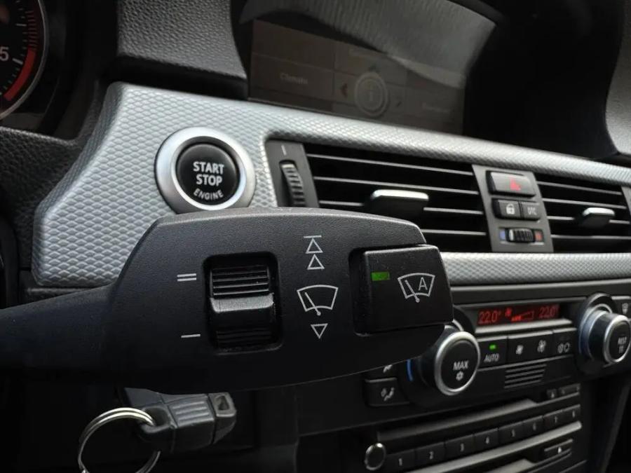 Blue BMW 320 2008 in Riga, with an engine capacity of 2.00 L and mileage of 379 thousand km for 5690 €, photo 26 on AUTOMOTO.COM.LV