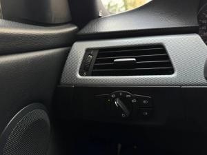 Blue BMW 320 2008 in Riga, with an engine capacity of 2.00 L and mileage of 379 thousand km for 5690 €, photo 27 on AUTOMOTO.COM.LV