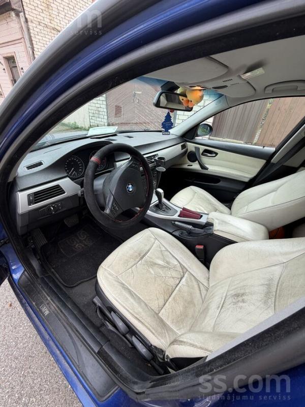 БМВ 320 2008 в Лиепая на AUTOMOTO.COM.LV Синий БМВ 320 2008 в Лиепая, объемом двигателя 2.00 л и пробегом 460 тыс. км за 2500 €, фото 3 на AUTOMOTO.COM.LV