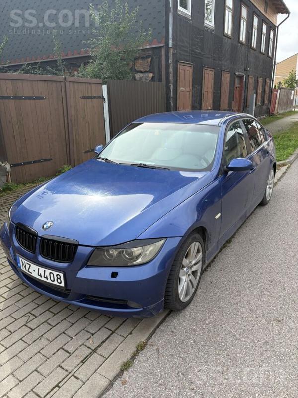 БМВ 320 2008 в Лиепая на AUTOMOTO.COM.LV Синий БМВ 320 2008 в Лиепая, объемом двигателя 2.00 л и пробегом 460 тыс. км за 2500 €, фото 4 на AUTOMOTO.COM.LV