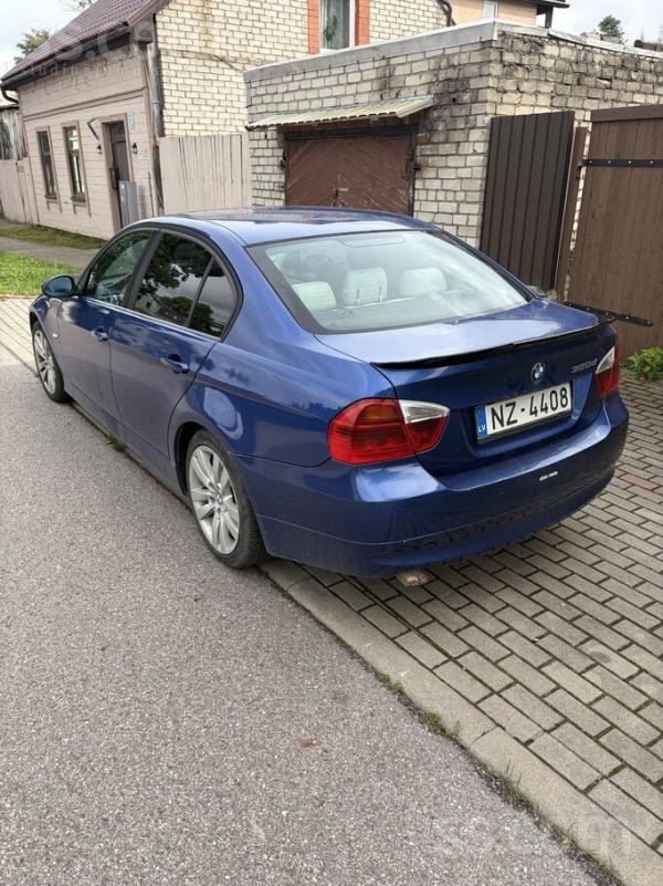БМВ 320 2008 в Лиепая на AUTOMOTO.COM.LV Синий БМВ 320 2008 в Лиепая, объемом двигателя 2.00 л и пробегом 460 тыс. км за 2500 €, фото 5 на AUTOMOTO.COM.LV