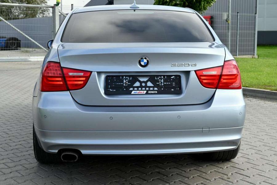Blue BMW 320 2009 in Kretinga, with an engine capacity of 2.00 L and mileage of 348 thousand km for 5250 €, photo 8 on AUTOMOTO.COM.LV