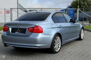 Blue BMW 320 2009 in Kretinga, with an engine capacity of 2.00 L and mileage of 348 thousand km for 5250 €, photo 9 on AUTOMOTO.COM.LV