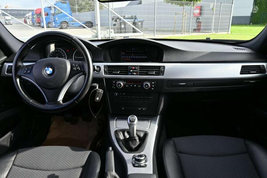 Blue BMW 320 2009 in Kretinga, with an engine capacity of 2.00 L and mileage of 348 thousand km for 5250 €, photo 25 on AUTOMOTO.COM.LV
