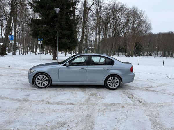 Blue BMW 320 2009 in Marijampole, with an engine capacity of 2.00 L and mileage of 287 thousand km for 4999 €, photo 3 on AUTOMOTO.COM.LV