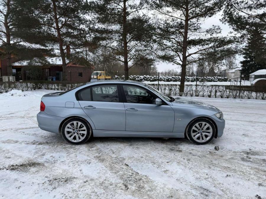 Zils BMW 320 2009 Marijampole, ar dzinēja tilpumu 2.00 L un nobraukumu 287 tūkst. km par 4999 €, foto 7 vietnē AUTOMOTO.COM.LV