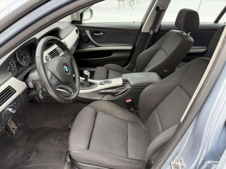 Zils BMW 320 2009 Marijampole, ar dzinēja tilpumu 2.00 L un nobraukumu 287 tūkst. km par 4999 €, foto 11 vietnē AUTOMOTO.COM.LV