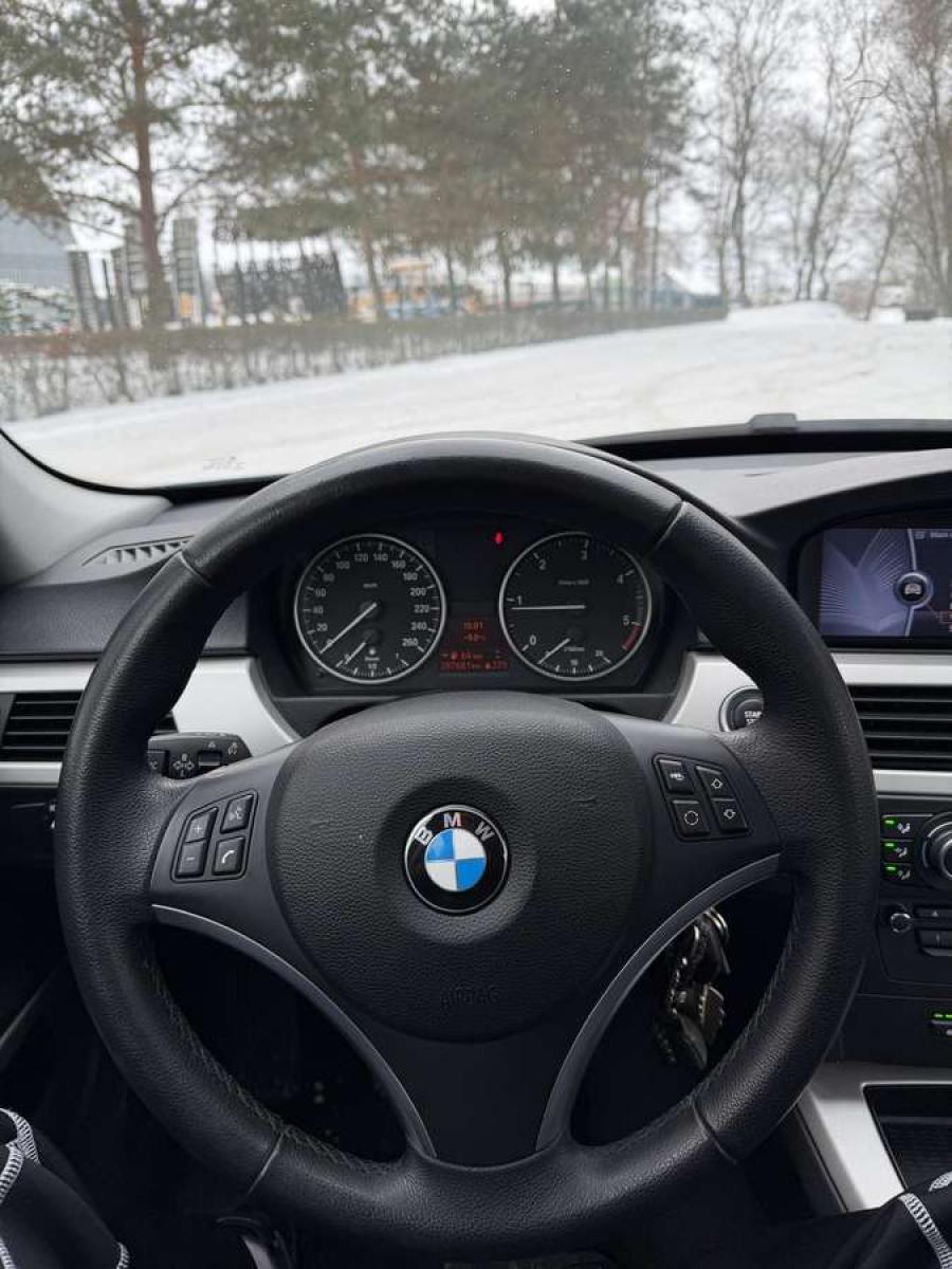 Zils BMW 320 2009 Marijampole, ar dzinēja tilpumu 2.00 L un nobraukumu 287 tūkst. km par 4999 €, foto 20 vietnē AUTOMOTO.COM.LV