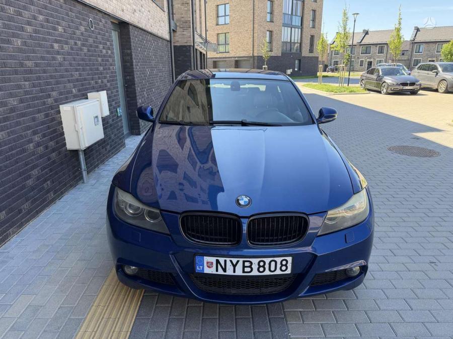 Blue BMW 320 2009 in Klaipeda, with an engine capacity of 2.00 L and mileage of 325 thousand km for 5850 €, photo 3 on AUTOMOTO.COM.LV