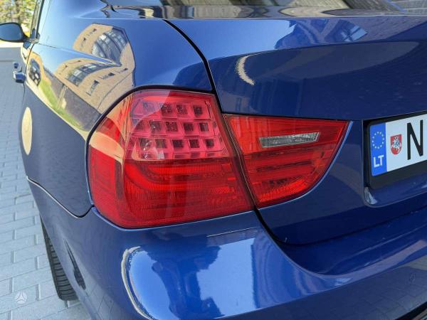 Blue BMW 320 2009 in Klaipeda, with an engine capacity of 2.00 L and mileage of 325 thousand km for 5850 €, photo 10 on AUTOMOTO.COM.LV