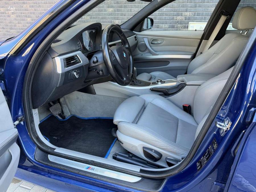 Blue BMW 320 2009 in Klaipeda, with an engine capacity of 2.00 L and mileage of 325 thousand km for 5850 €, photo 14 on AUTOMOTO.COM.LV