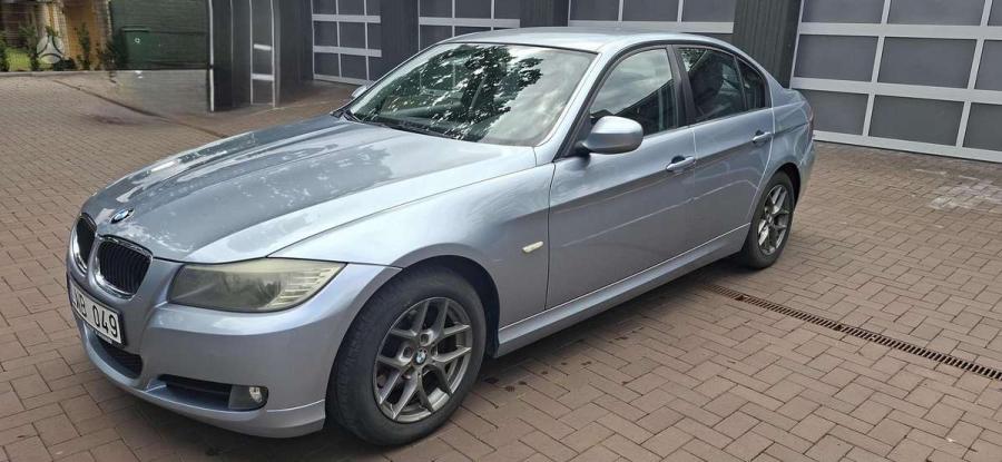 Zils BMW 320 2009 Kauņa, ar dzinēja tilpumu 2.00 L un nobraukumu 306 tūkst. km par 2000 €, foto 1 vietnē AUTOMOTO.COM.LV