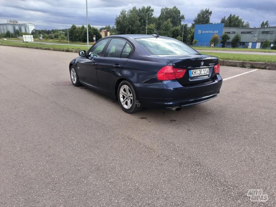 Blue BMW 320 2010 in Panevezys, with an engine capacity of 2.00 L and mileage of 276 thousand km for 4150 €, photo 7 on AUTOMOTO.COM.LV