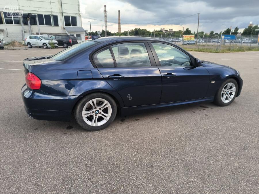 Blue BMW 320 2010 in Panevezys, with an engine capacity of 2.00 L and mileage of 276 thousand km for 4150 €, photo 10 on AUTOMOTO.COM.LV