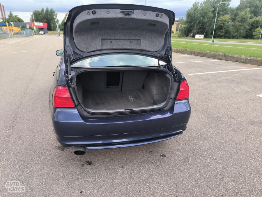 Blue BMW 320 2010 in Panevezys, with an engine capacity of 2.00 L and mileage of 276 thousand km for 4150 €, photo 12 on AUTOMOTO.COM.LV