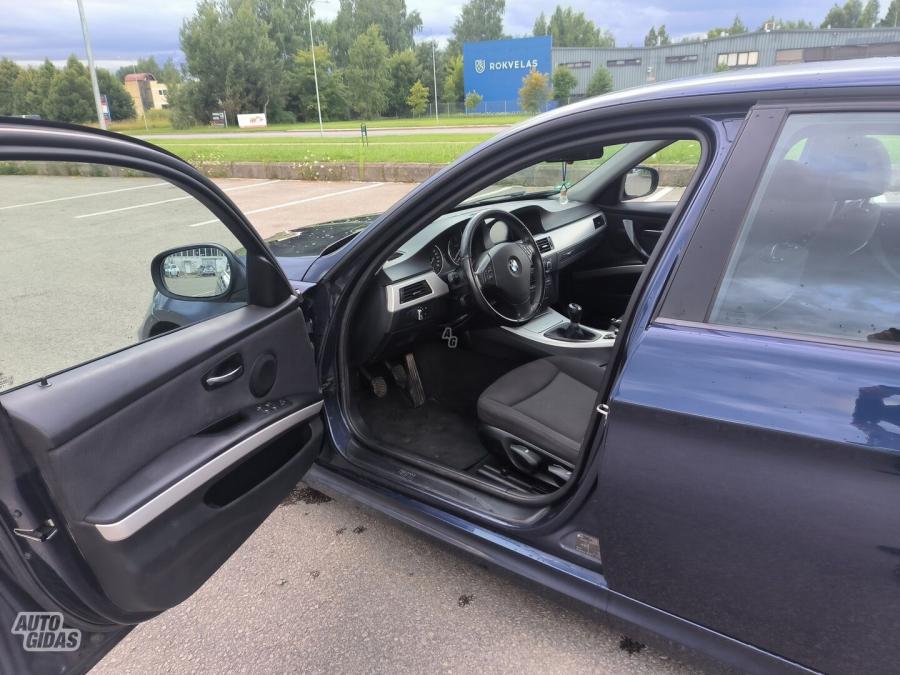 Blue BMW 320 2010 in Panevezys, with an engine capacity of 2.00 L and mileage of 276 thousand km for 4150 €, photo 13 on AUTOMOTO.COM.LV