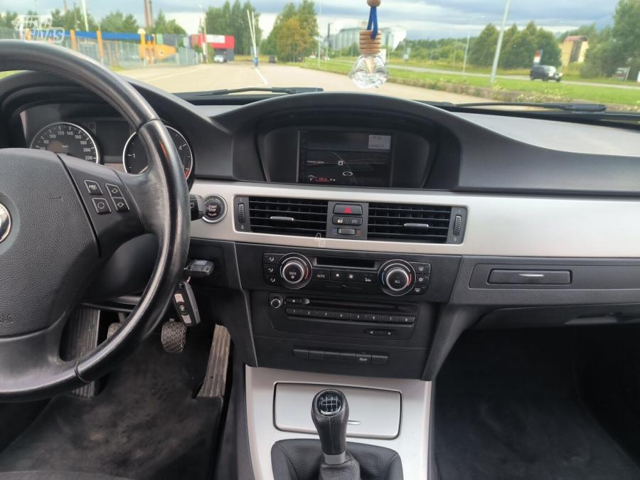 Blue BMW 320 2010 in Panevezys, with an engine capacity of 2.00 L and mileage of 276 thousand km for 4150 €, photo 15 on AUTOMOTO.COM.LV