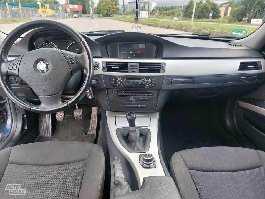 Blue BMW 320 2010 in Panevezys, with an engine capacity of 2.00 L and mileage of 276 thousand km for 4150 €, photo 16 on AUTOMOTO.COM.LV