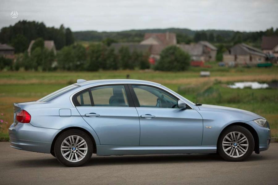 Zils BMW 320 2010 Skuodas, ar dzinēja tilpumu 2.00 L un nobraukumu 318 tūkst. km par 4500 €, foto 3 vietnē AUTOMOTO.COM.LV