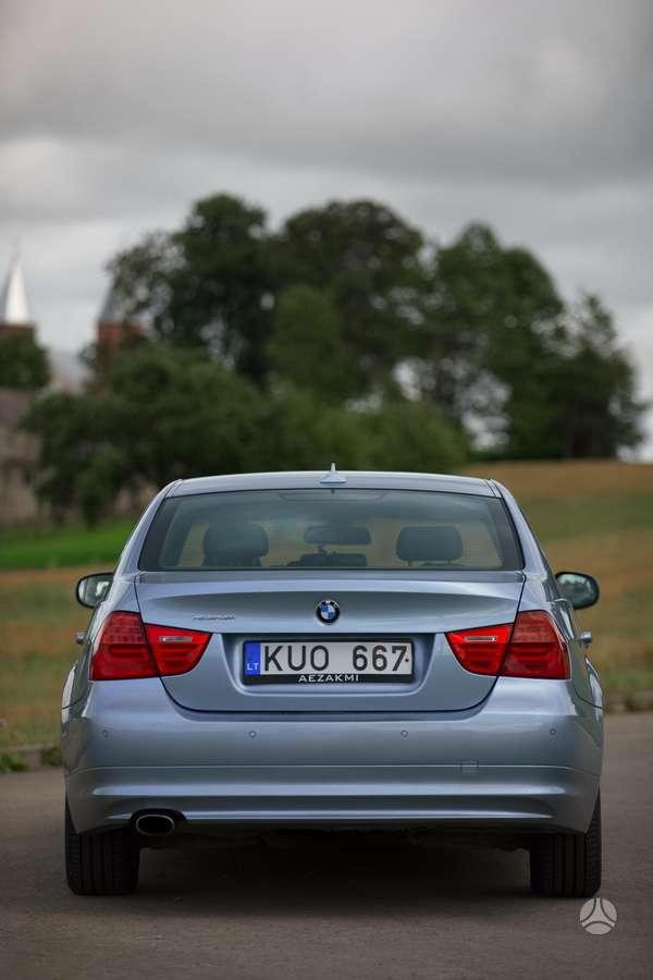 Blue BMW 320 2010 in Skuodas, with an engine capacity of 2.00 L and mileage of 318 thousand km for 4500 €, photo 5 on AUTOMOTO.COM.LV