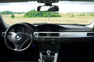 Zils BMW 320 2010 Skuodas, ar dzinēja tilpumu 2.00 L un nobraukumu 318 tūkst. km par 4500 €, foto 12 vietnē AUTOMOTO.COM.LV